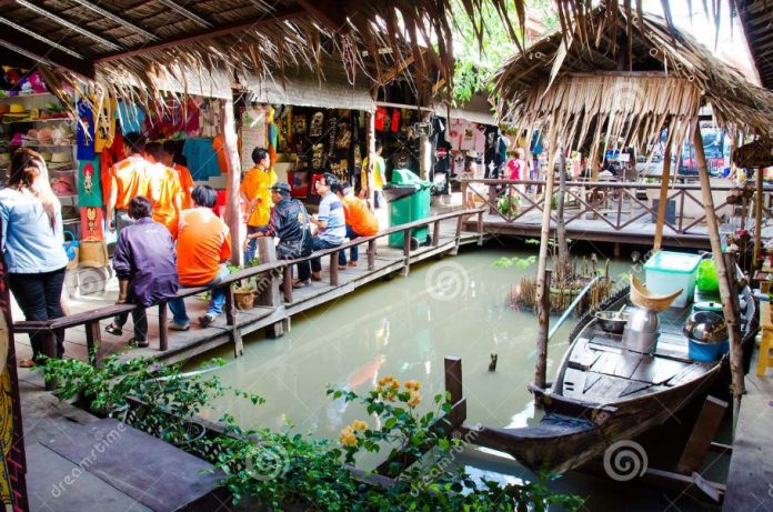 Ayothaya Floating Market - Living + Nomads – Travel tips, Guides, News ...