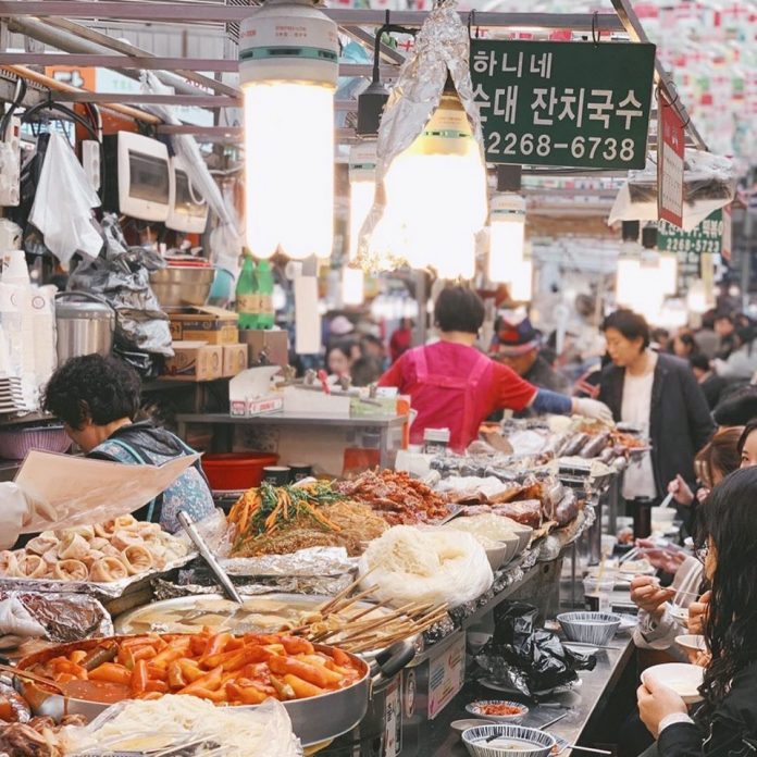 9+ most famous & best markets in Seoul & South Korea - Living + Nomads ...