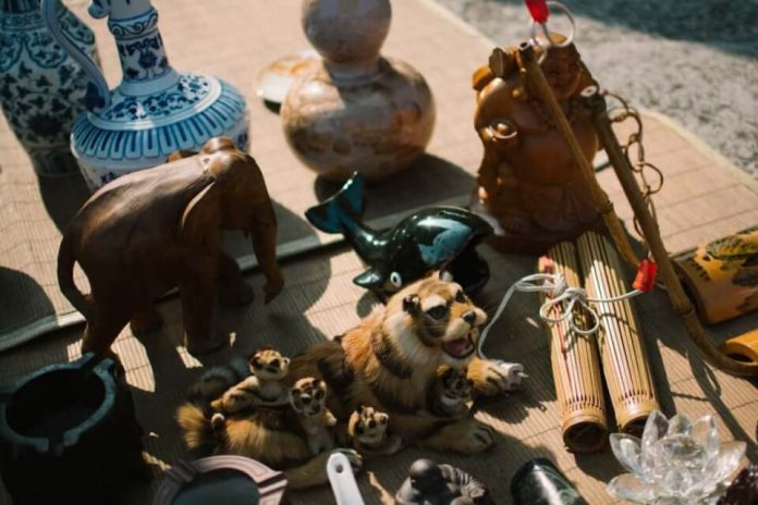 Visit Fuhe Bridge Flea Market (Fuhe Flea Market Taipei) — Discover one ...