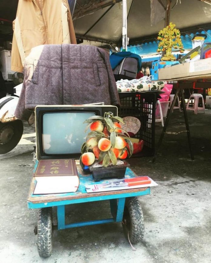 Visit Fuhe Bridge Flea Market (Fuhe Flea Market Taipei) — Discover one ...