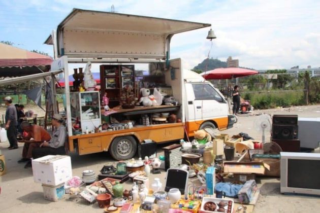 Visit Fuhe Bridge Flea Market (Fuhe Flea Market Taipei) — Discover one ...