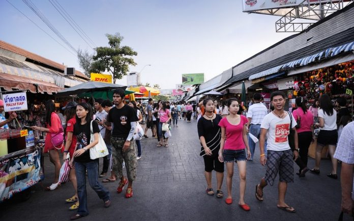 Chatuchak market guide — 7 best Chatuchak market tips & useful ...
