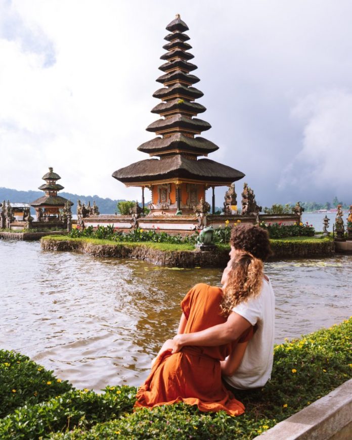 Visit Pura Ulun Danu Bratan Temple Bali — The Bali's most impressive floating temple - Living ...