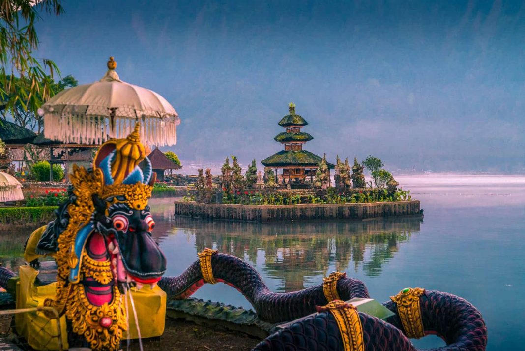 Visit Pura Ulun Danu Bratan Temple Bali — The Bali's most impressive floating temple - Living ...
