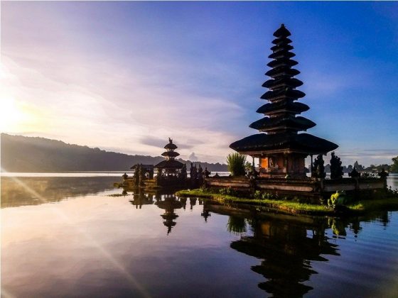 Visit Pura Ulun Danu Bratan Temple Bali — The Bali's most impressive floating temple - Living ...