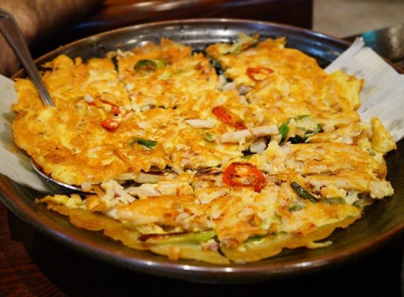 Gogung Bibimbap Insadong review — Tasting the famous Bibimbap mixed ...