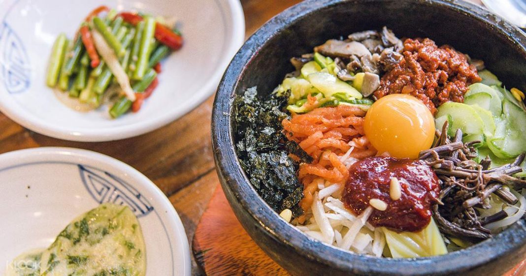 Gogung Bibimbap Insadong review — Tasting the famous Bibimbap mixed ...
