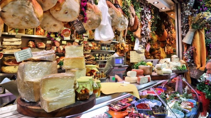 What to buy in Italy? — 19+ top souvenirs & best things to buy in Italy ...