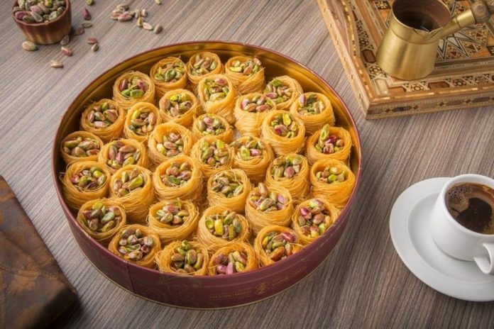 Fattet hummus jordan - Living + Nomads – Travel tips, Guides, News ...