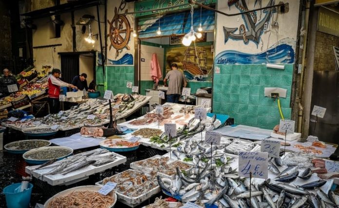 What to buy in Italy? — 19+ top souvenirs & best things to buy in Italy ...