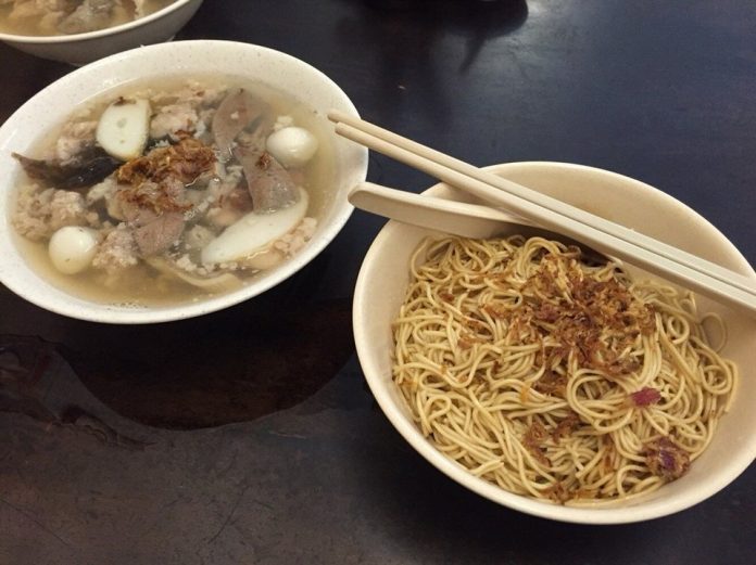 What to eat in Kuching? — 10 best food in Kuching & must eat food in ...