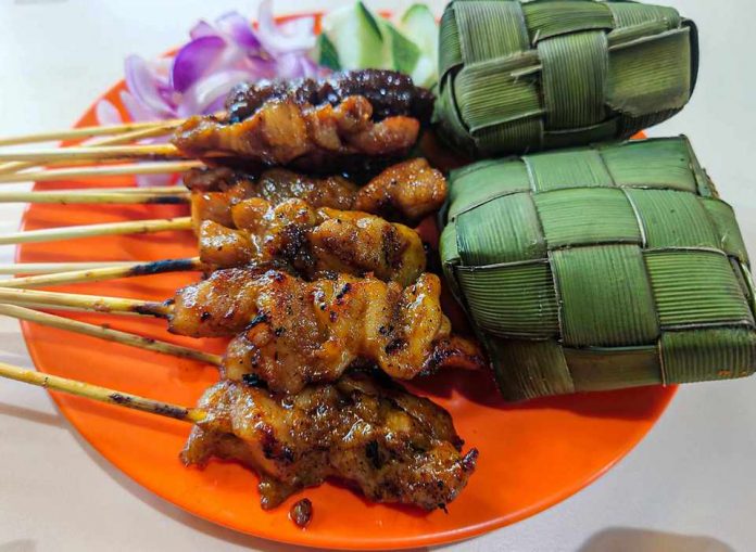 What to eat in Kuching? — 10 best food in Kuching & must eat food in ...
