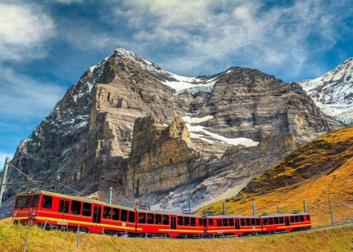 Most beautiful train rides in Switzerland — 9 best train trips & most ...