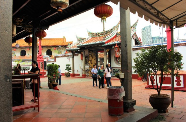 Visit Chinese Temple Cheng Hoon Teng (Merciful Cloud Temple) malacca ...