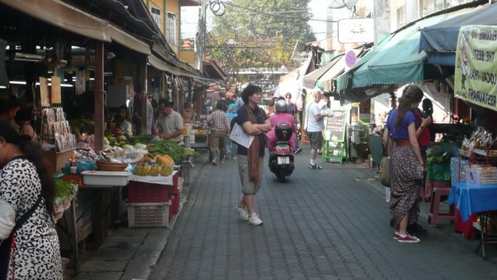 Top Chiang Mai markets — 8 best markets in Chiang Mai & best night ...