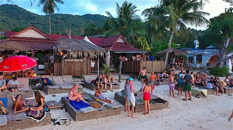 Best nightlife in Koh Tao — 10+ vibrant & best bars in Koh Tao - Living ...
