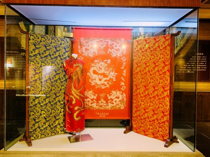 What to buy in Chengdu? 13+ must-have Chengdu souvenirs & best things ...