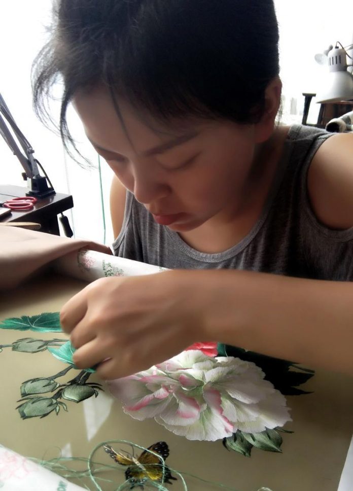 What to buy in Chengdu? 13+ must-have Chengdu souvenirs & best things ...