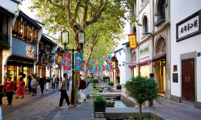 13+ must-see & best places to visit in Hangzhou - Living + Nomads ...