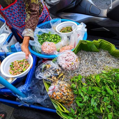 30+ most popular, must-try & best street foods in Thailand - Living ...