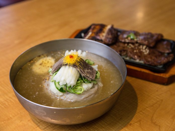 What to eat in Korea: 15 Most popular & must try food in South Korea ...