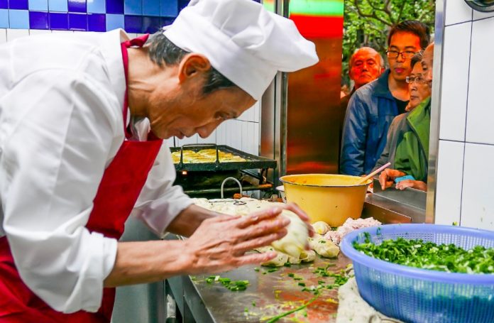 What to eat in Shanghai? — 17+ most popular, must eat & best street ...