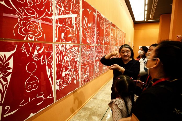 Xi'an shopping guide — 11+ what to buy, top Xian souvenirs, gifts ...