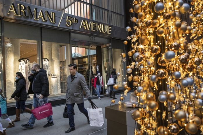 What to buy in New York City? — 13+ must-have souvenirs, gifts & best ...