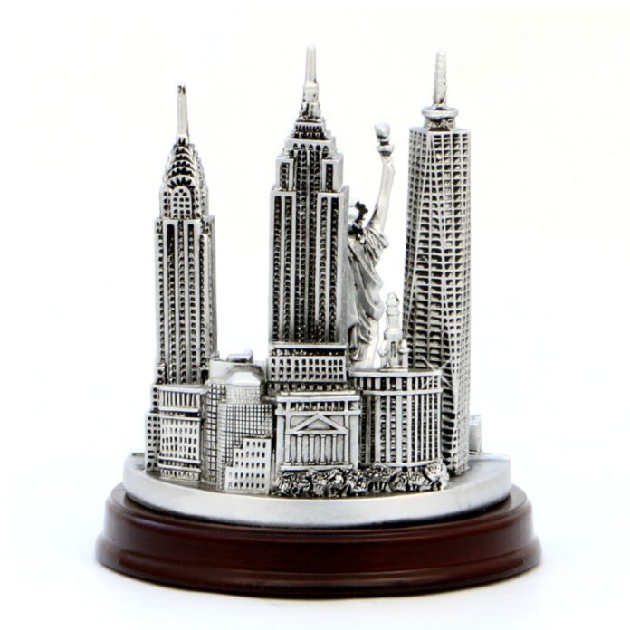 What to buy in New York City? — 13+ must-have souvenirs, gifts & best ...