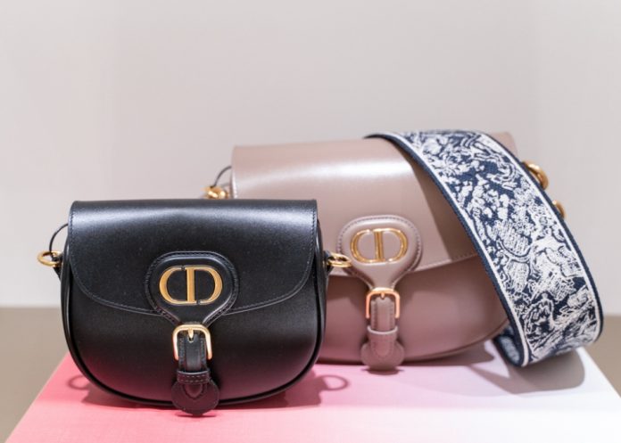 What to buy in Paris? — 25+ must buy souvenirs, gifts & best things to ...