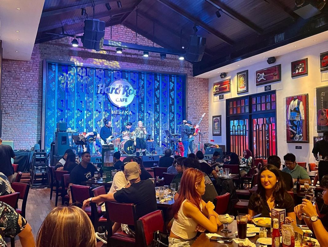 Guide to Malacca nightlife — 10+ where to go, top things & what to do ...