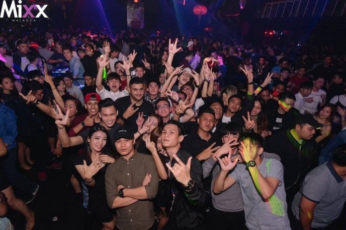 Guide to Malacca nightlife — 10+ where to go, top things & what to do ...