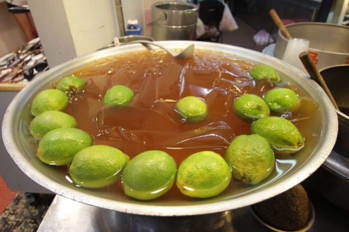 Explore Fenqihu old street — What to do in Fenqihu in a day trip ...