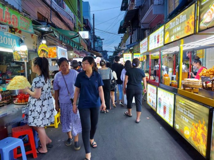 Must eat in Saigon. 31+ must-try & best street food in Saigon (Ho Chi ...