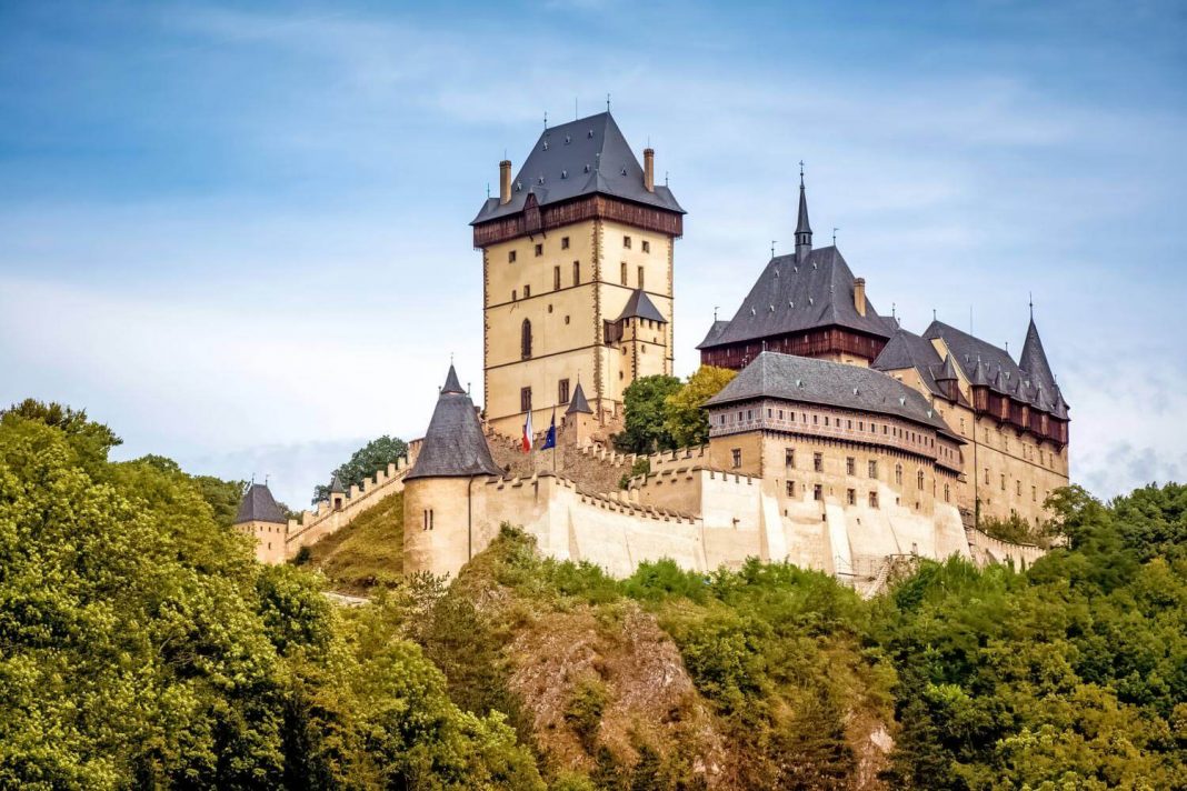 Where to visit in Czech Republic? 35+ most famous, best places to visit ...