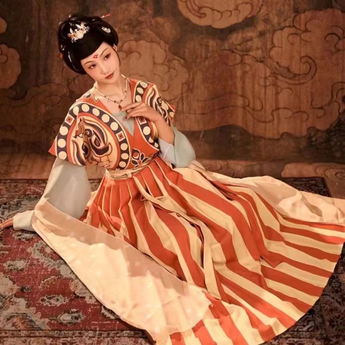 What to buy in Xinjiang? 15+ must buy Xinjiang souvenirs & best things ...
