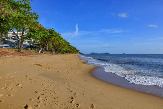 Cairns best beaches. 9+ most beautiful & best beaches in Cairns and ...
