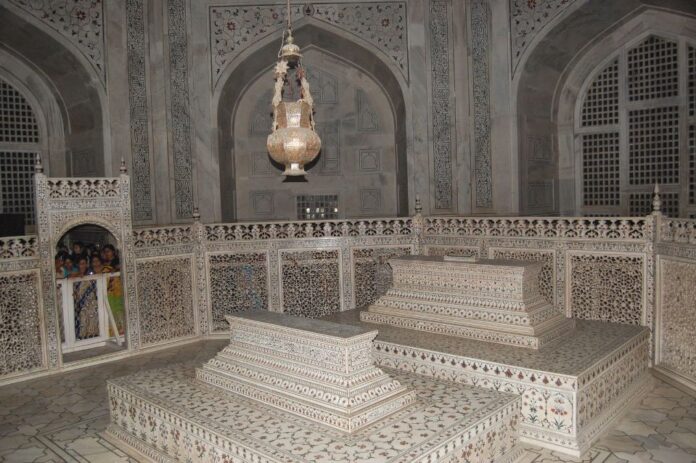 The ULTIMATE Taj Mahal travel guide: How to get there, Tickets, Things ...