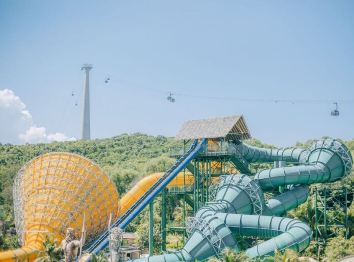 The ultimate guide to Aquatopia Water Park: An Experiencing the Water ...